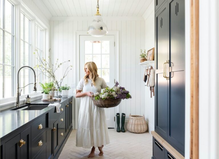 TOUR a Sea Island Home Awash in Color - Design Chic