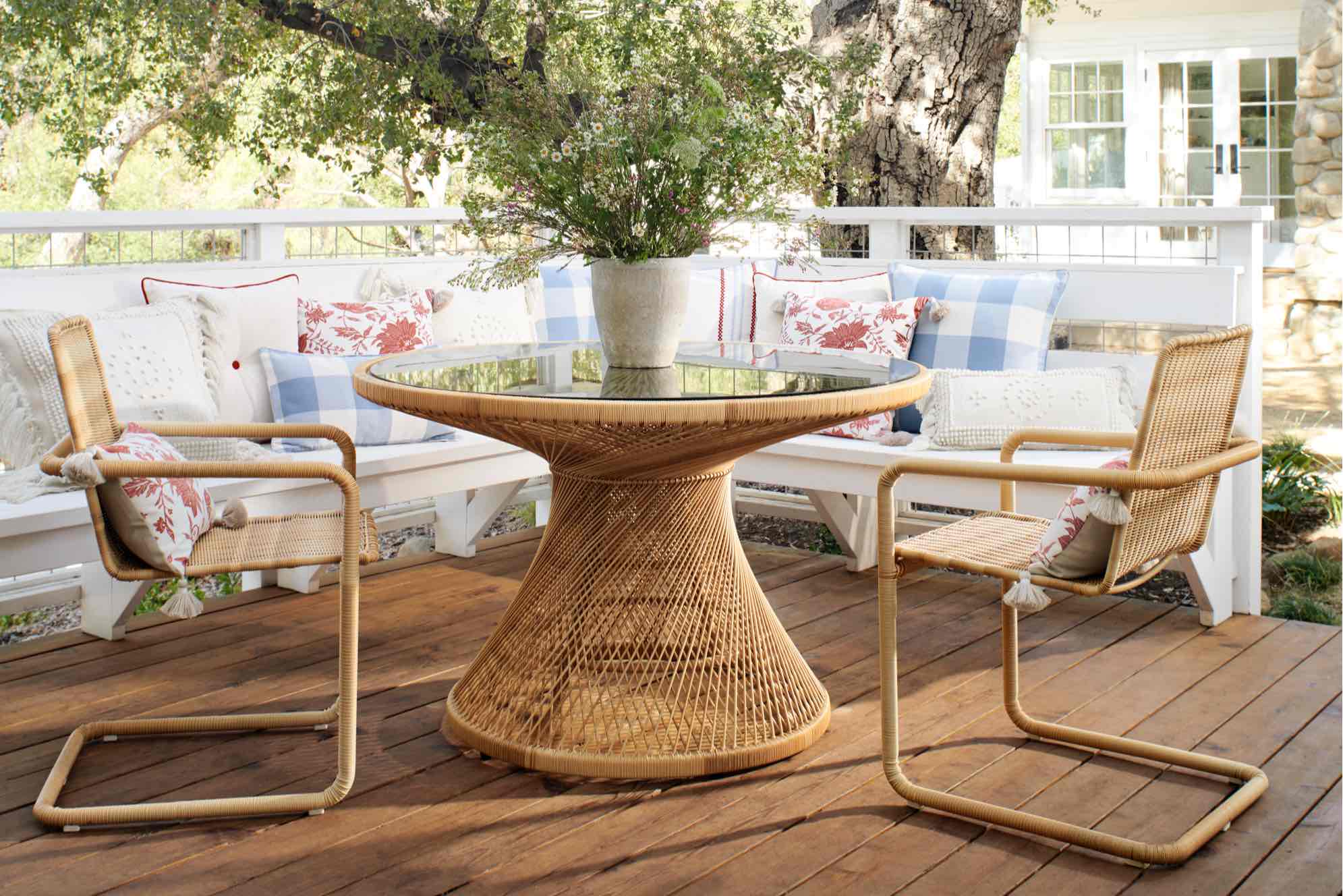 Favorite Ways to Add a Touch of Spring to Our Homes - Design Chic