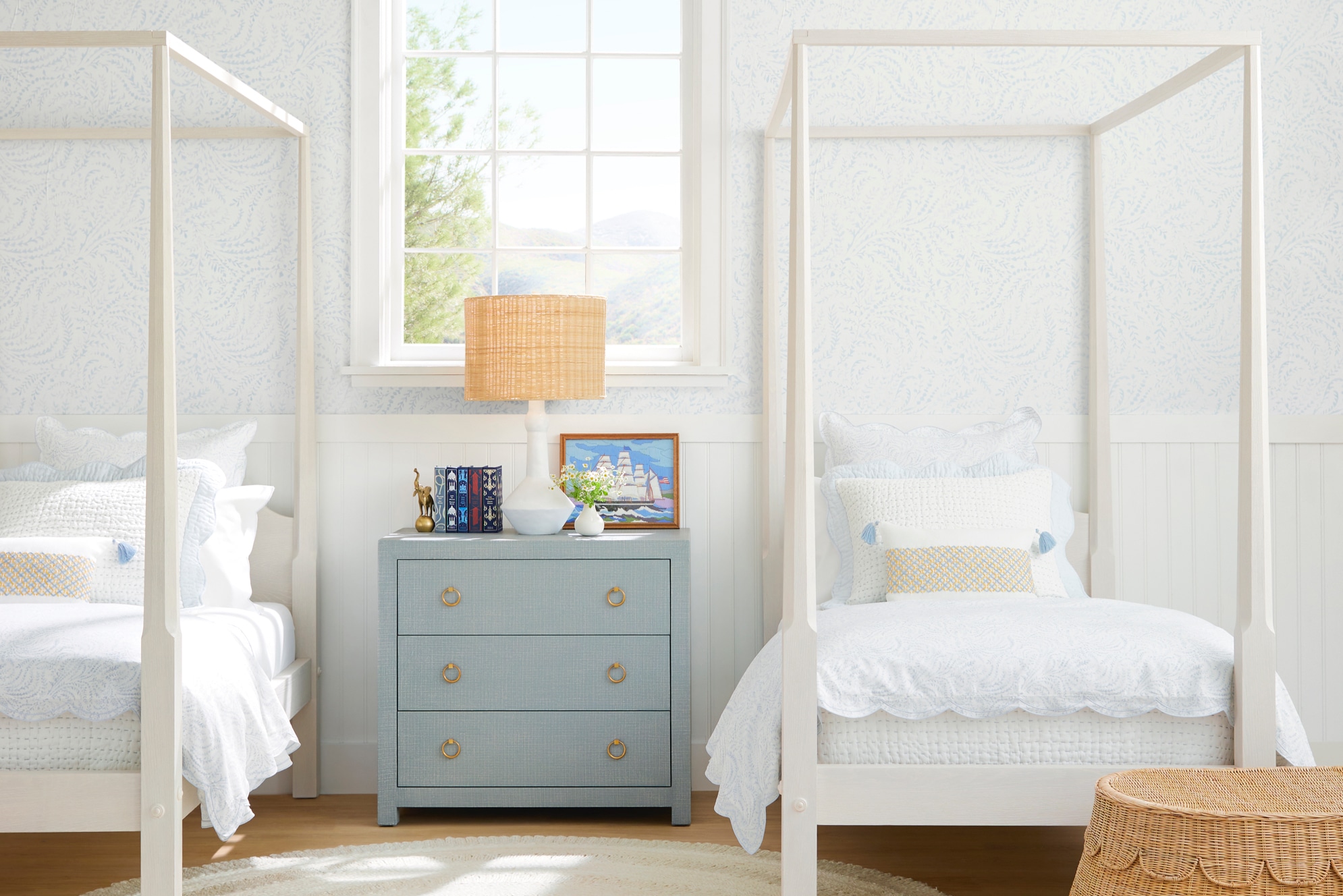 Favorite Ways to Add a Touch of Spring to Our Homes - Design Chic