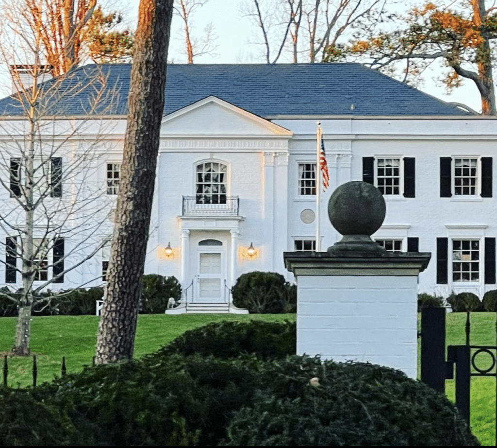 10 Favorite White Houses With Beautiful Curb Appeal - Design Chic